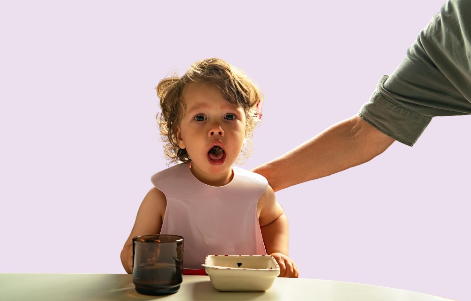 Engasgo em bebê: saiba como agir e se sentir mais segura